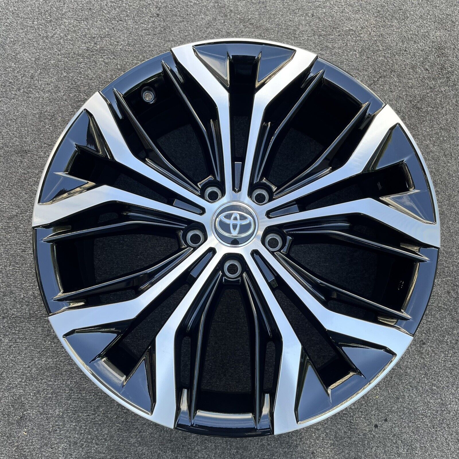 SINGLE 19 INCH WHEEL/RIM TOYOTA CROWN 2023 OEM GENUINE BLACK MACHINED ...