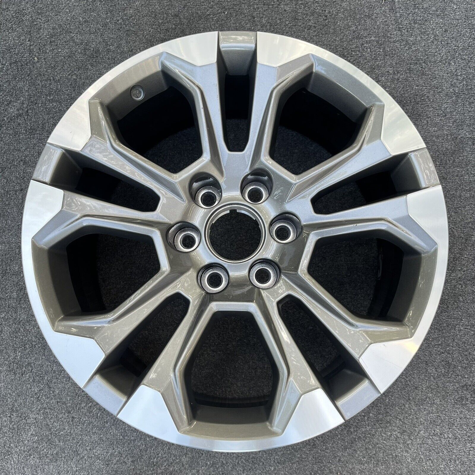 SINGLE 20 INCH WHEEL CHEVROLET SILVERADO 1500 2022-2024 OEM GRAY ...