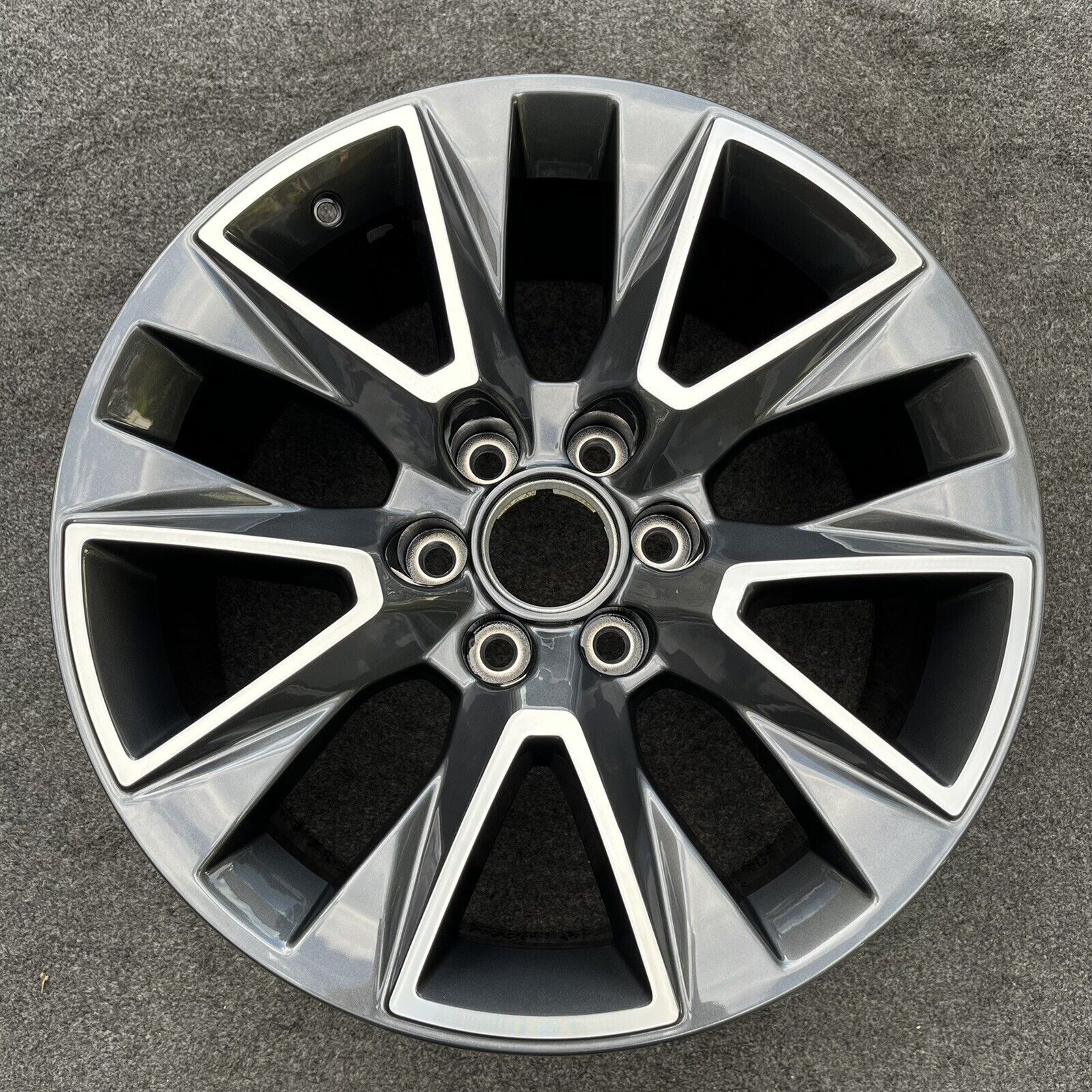 SINGLE 20 INCH WHEEL CHEVY TAHOE SUBURBAN 2021-2023 OEM CHARCOAL ...