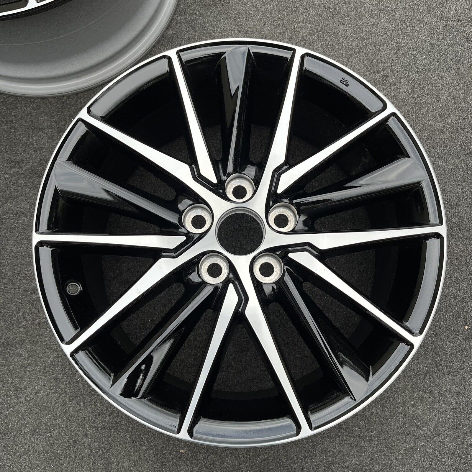 SINGLE 18 INCH WHEEL/RIM TOYOTA CAMRY 2021-2024 OEM BLACK MACHINED ...